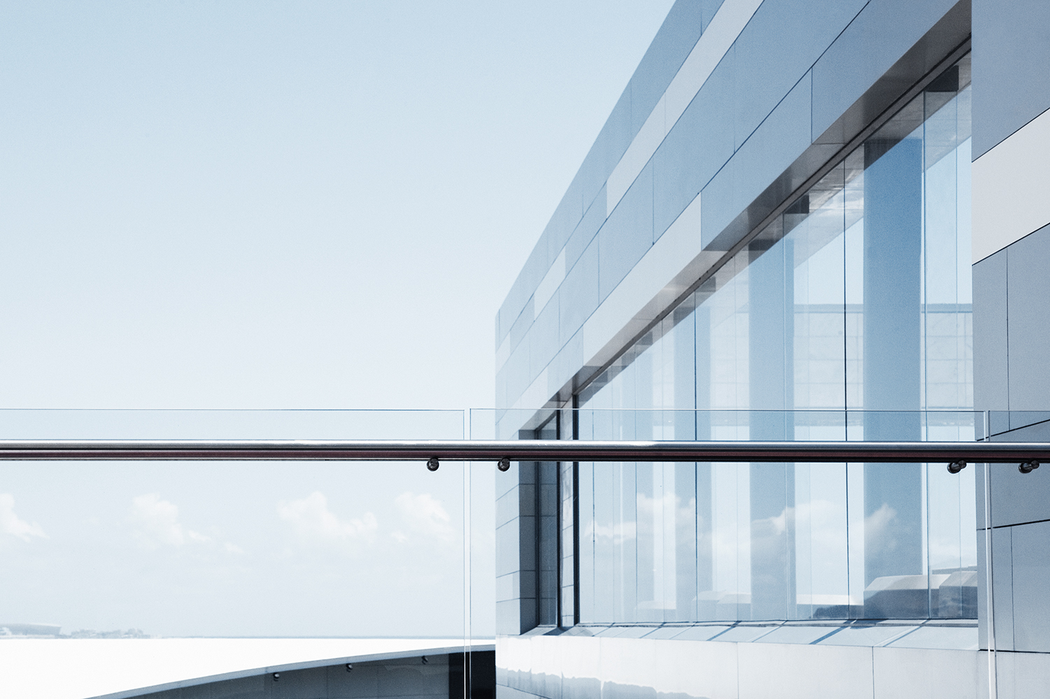 Glas in der Architektur – Sicher bauen mit Glas | BFU