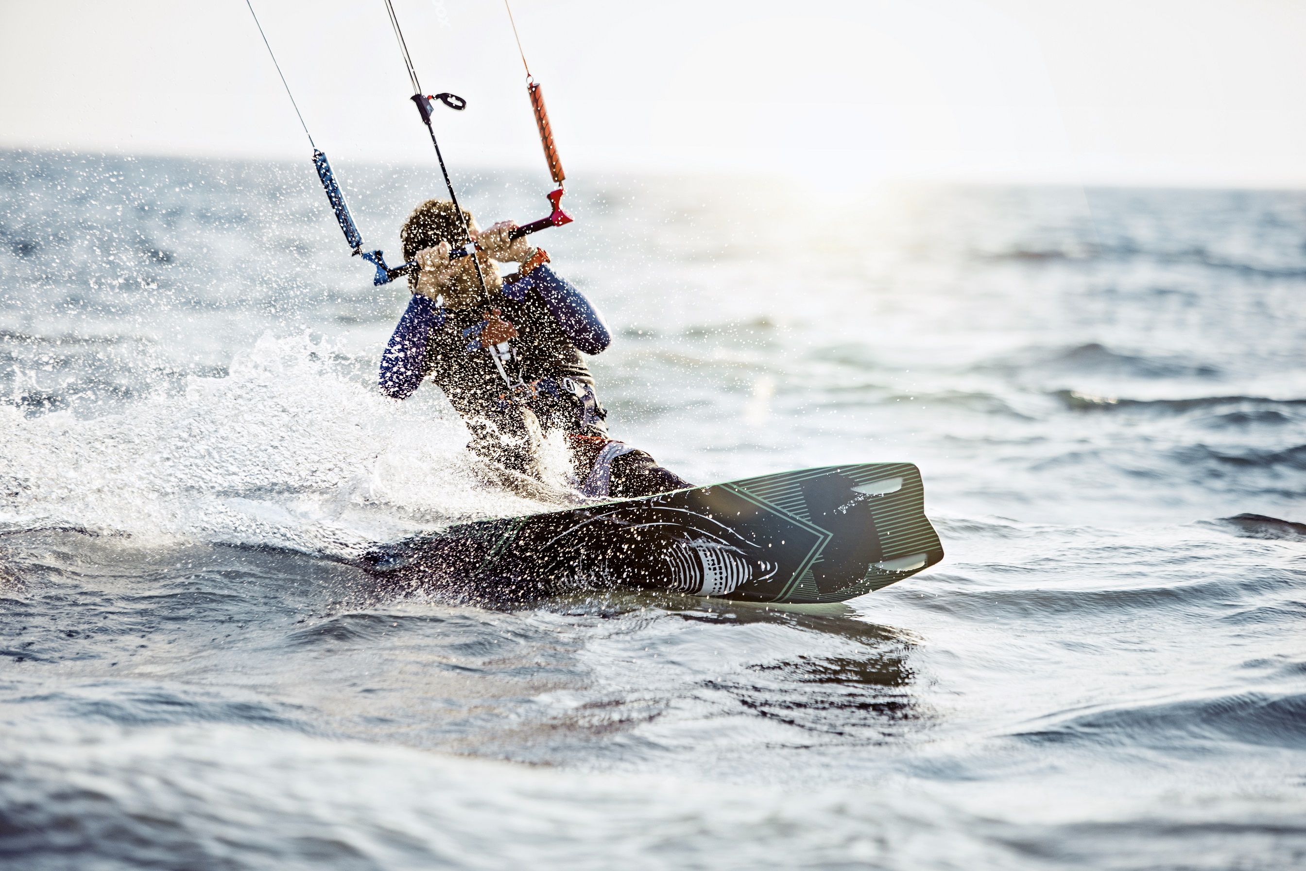 Kitesurfen – sicher mit Wind auf Wasser | BFU